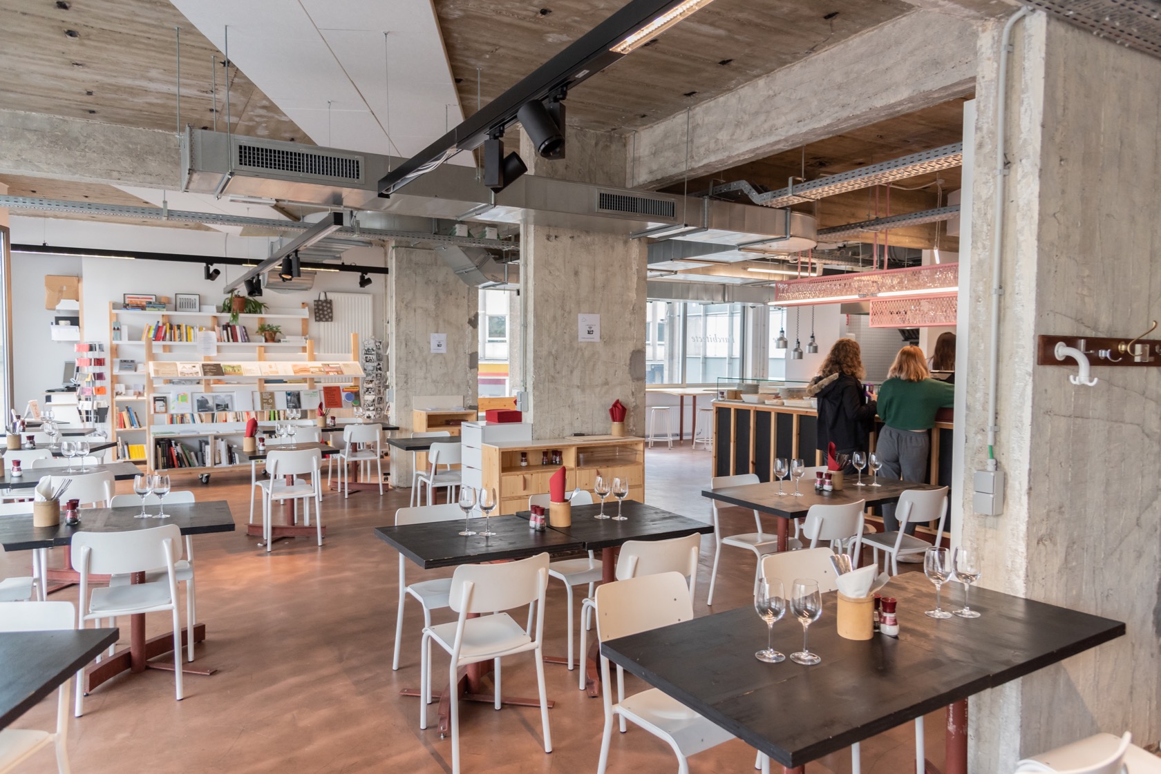 Restaurants et commerces à l'ULB